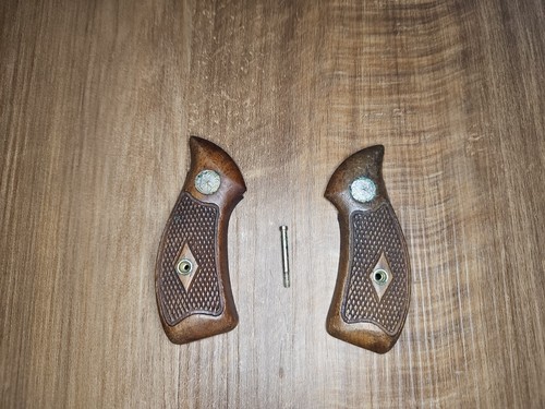 Factory Smith & Wesson Diamond Magna Grips For J Frame Round Butt ...