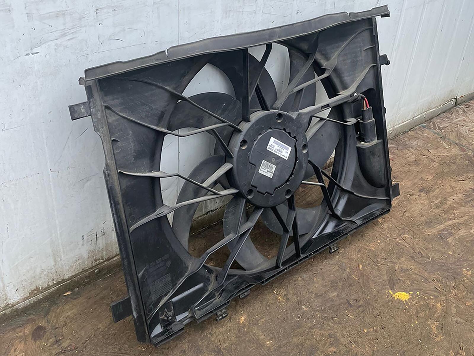 2010 - 2016 Mercees Benz E Class W212 Radiator Fan Shroud Electric ...