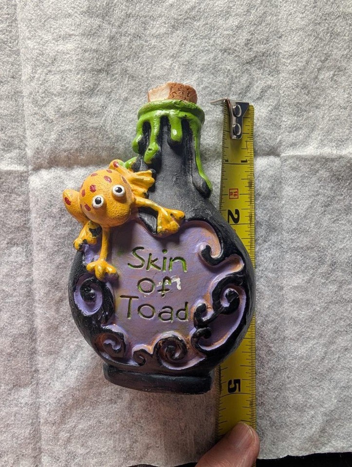 Decorative Resin Witchcraft Potion Bottle Skin Of Toad 3D Cute Yellow ...