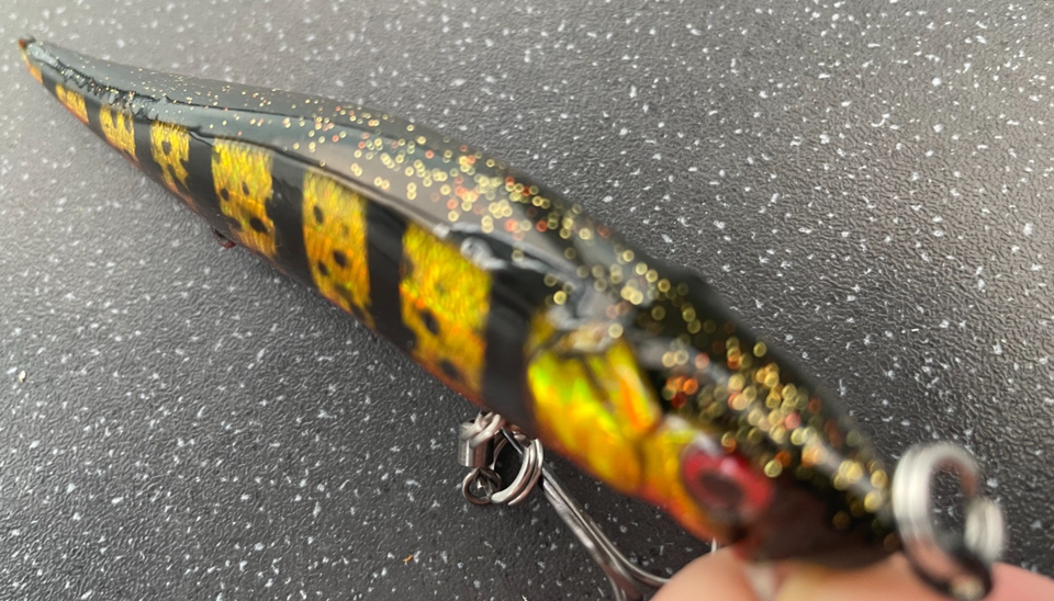 Oneten Lure Kinkuro Perch Red Belly 14g 110mm Tay Salmon Bass Tay ...