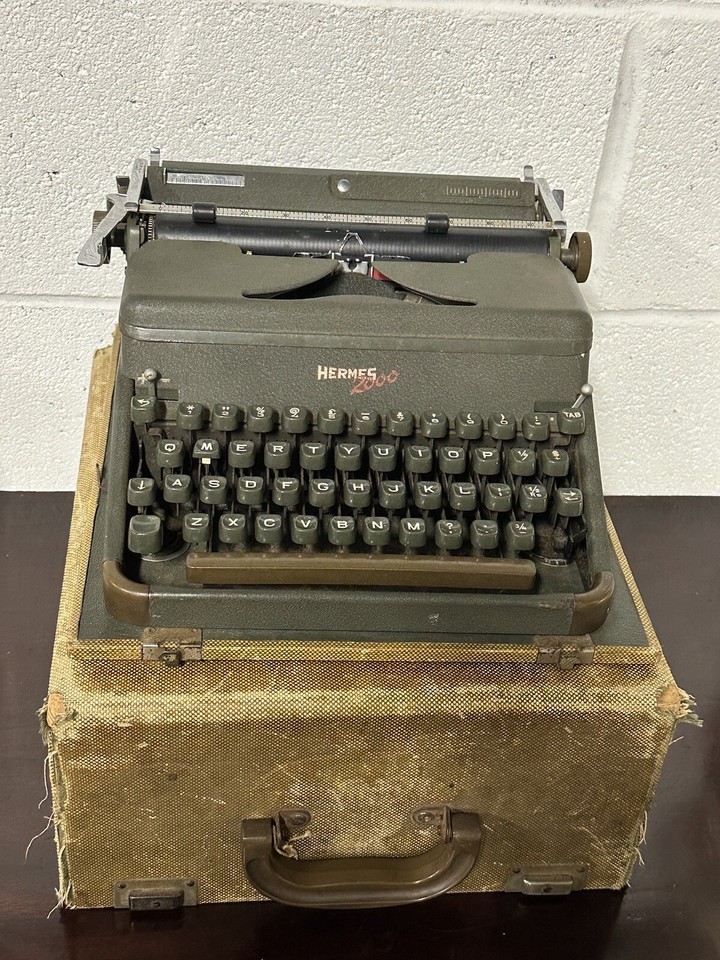Superb Vintage Hermes 2000 Typewriter With Case & Instruction Manual ...
