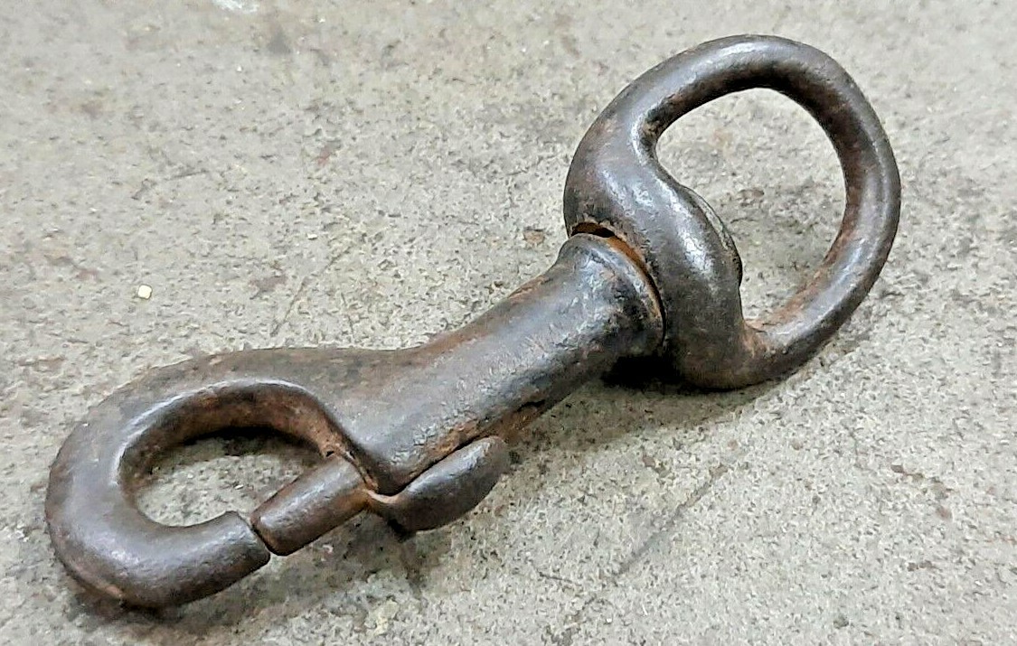 VINTAGE OLD RUSTIC IRON SHACKLE (CHAIN ) LOG CHAIN HOOK SLAID LINK | eBay