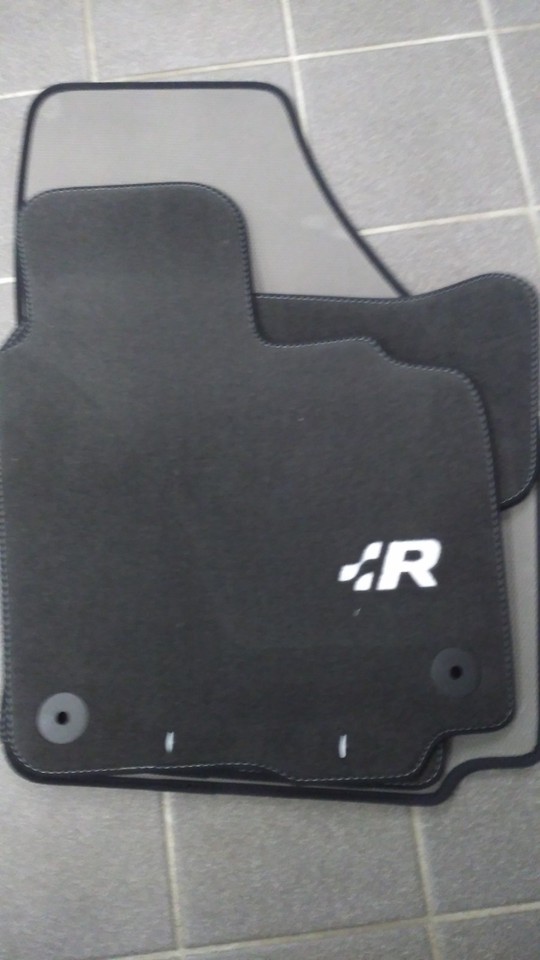 Genuine VW Golf R32 Mk5 Mk6 R and Scirocco R Luxury Carpet Mats Round ...