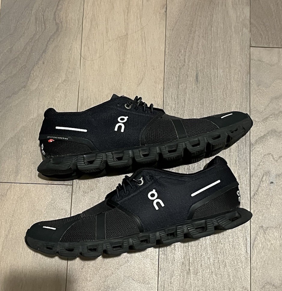 On Cloud 5 Triple Black 59.98986 Sneakers Mens Size 10 Running Laceless ...