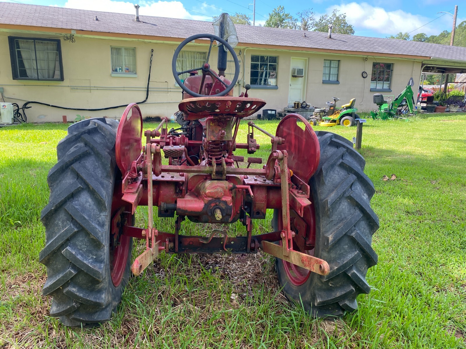 Tractor - B.F. Avery Model R with a Hercules 1x - 3SL 4 cyl, w ...