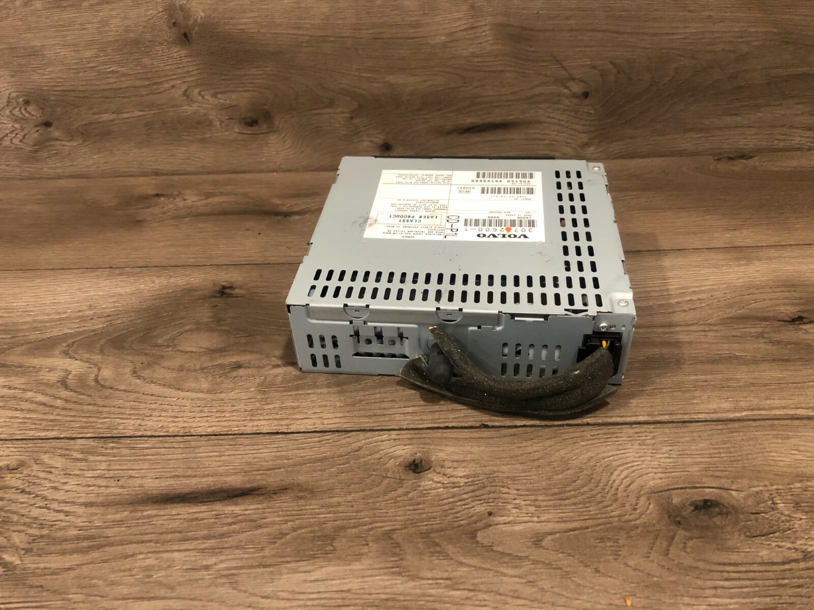 05_07 VOLVO OEM S40 V50 C30 V70 RADIO 6 DISC CD PLAYER HEAD UNIT STEREO ...