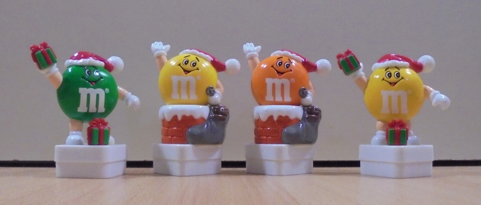 M&M'S CANDY ADVERTISIGN SET OF FOUR CHRISTMAS MINI FIGURES | eBay