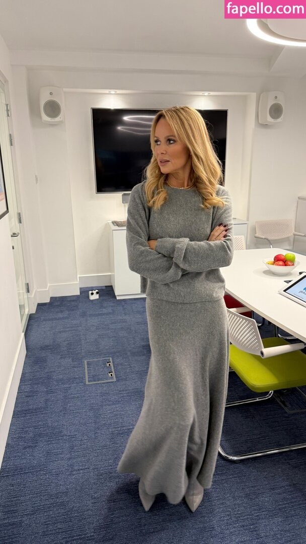 Amanda Holden Glossy Photo 8.5" x 11" Bordered #604 | eBay UK