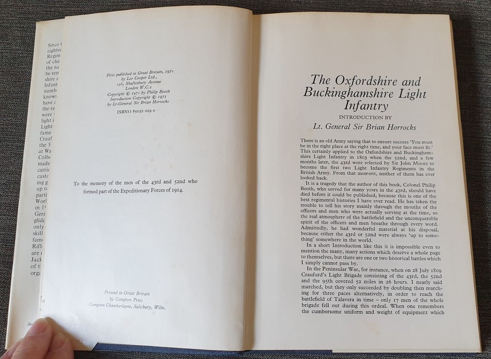 The Oxford & Buckinghamshire Light Infantry by Philip Booth - Leo ...