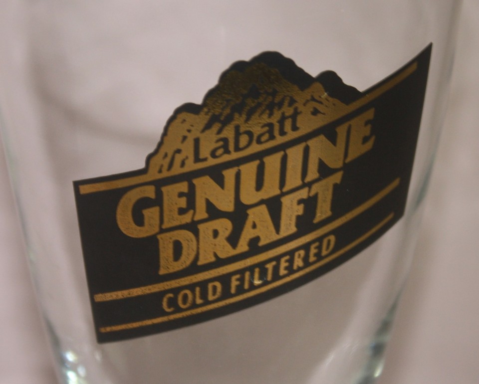VINTAGE LABATT GENUINE DRAFT BEER DRINKING GLASS 8 OZ. BLACK/GOLD COLD ...