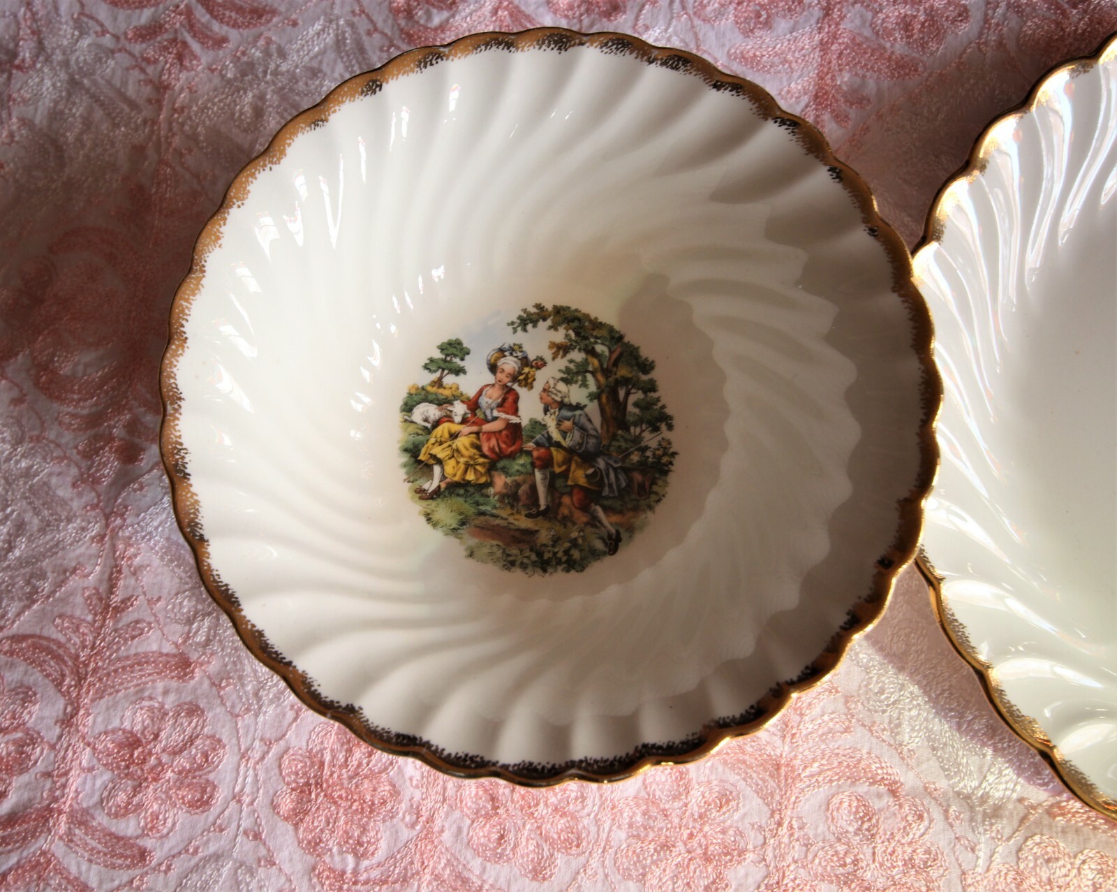 Royal China Dinnerware Warranted 22 K – Gold Colonial Charm Bowl and ...