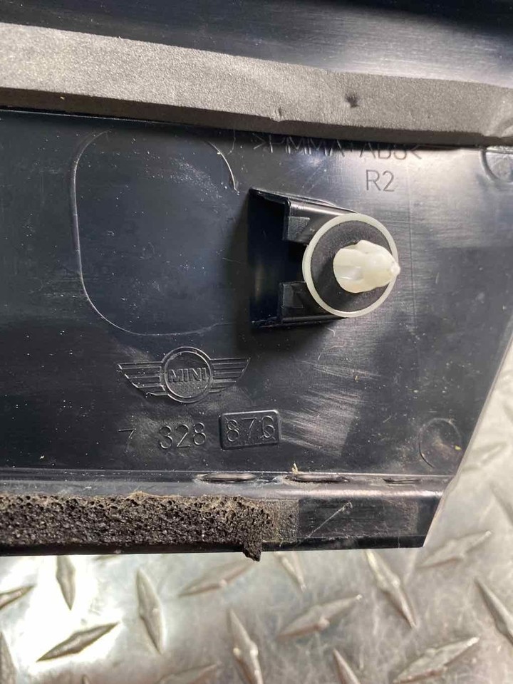 RH 13-19 MINI COOPER F55 D PILLAR TRIM 51137328876 OEM | eBay