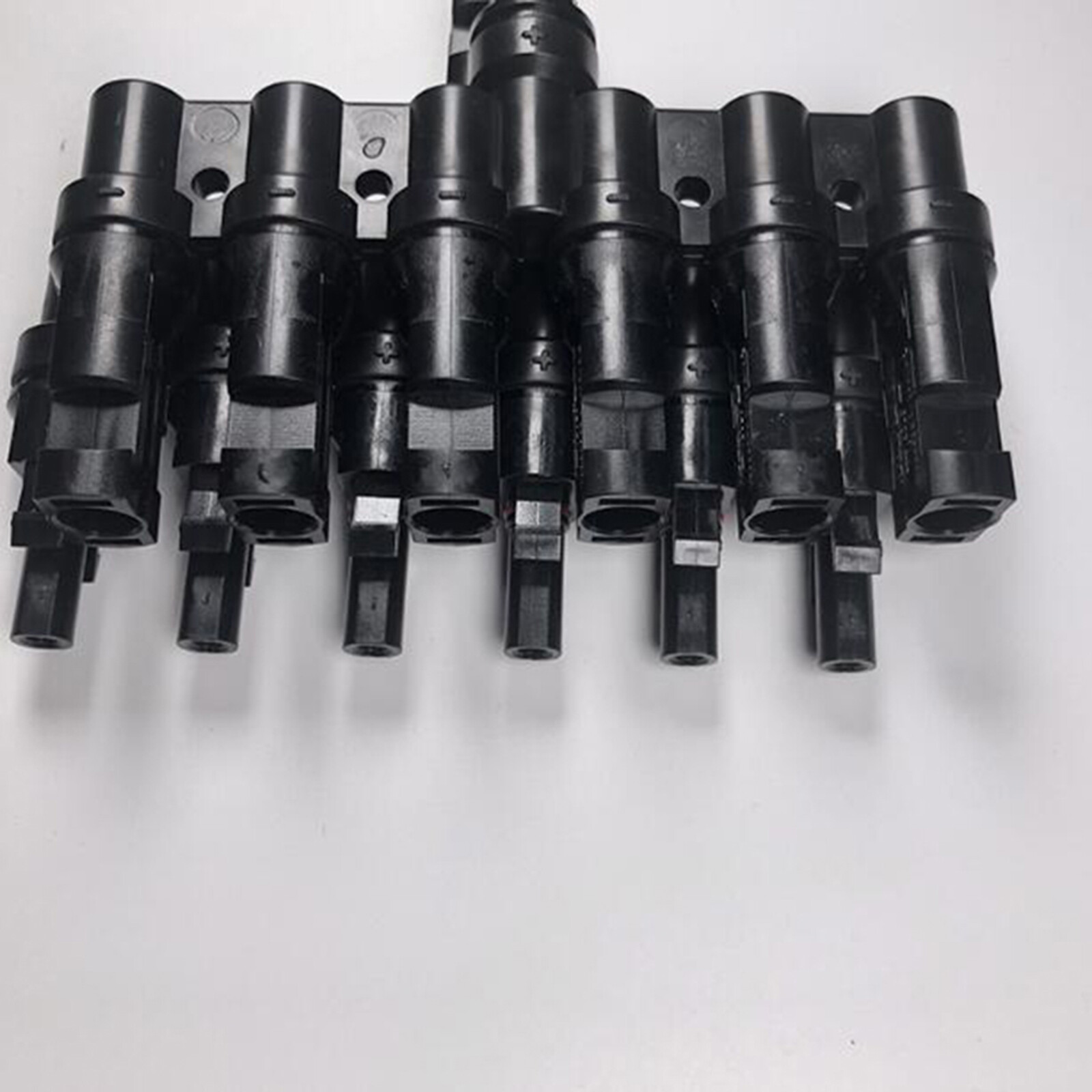 Male Female Solar Photovoltaic Connector T-type 4-way IP67 Waterproof ...