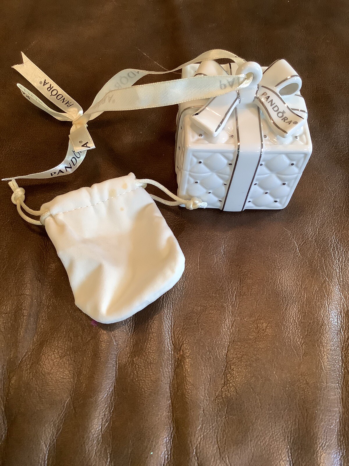 Pandora Christmas Ornament Porcelain Gift Box 2016 Quilted Present W ...