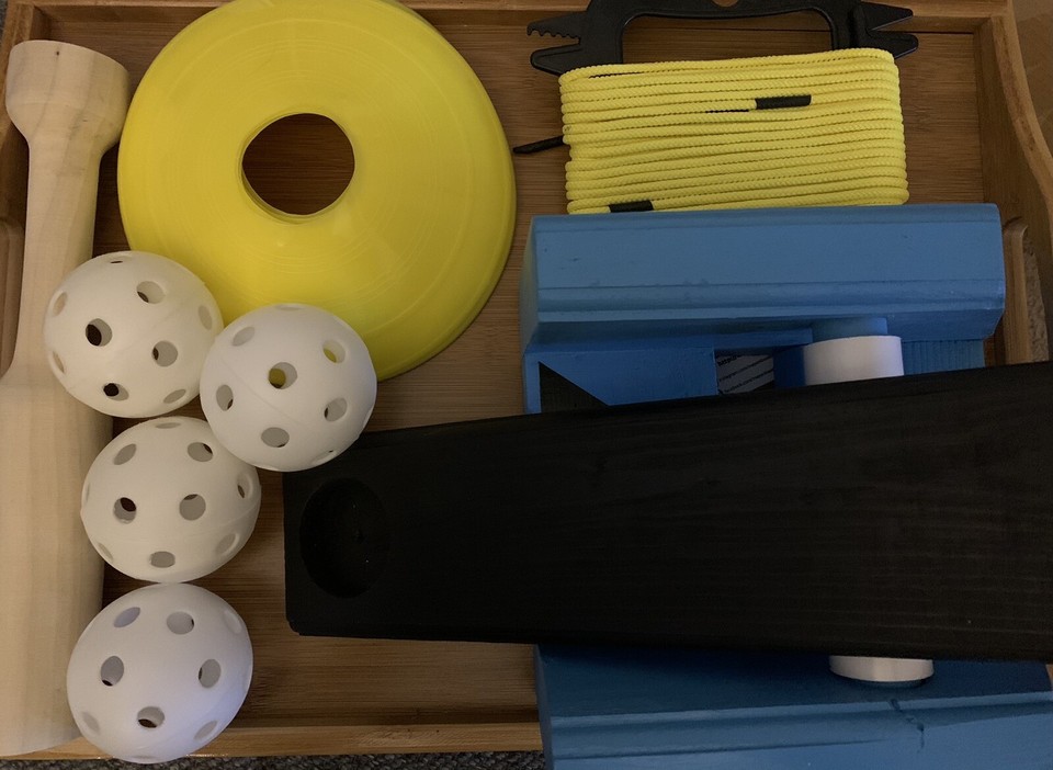 Wooden Bat Plastic Ball Game To Play With Friends Or Family Bomba | eBay