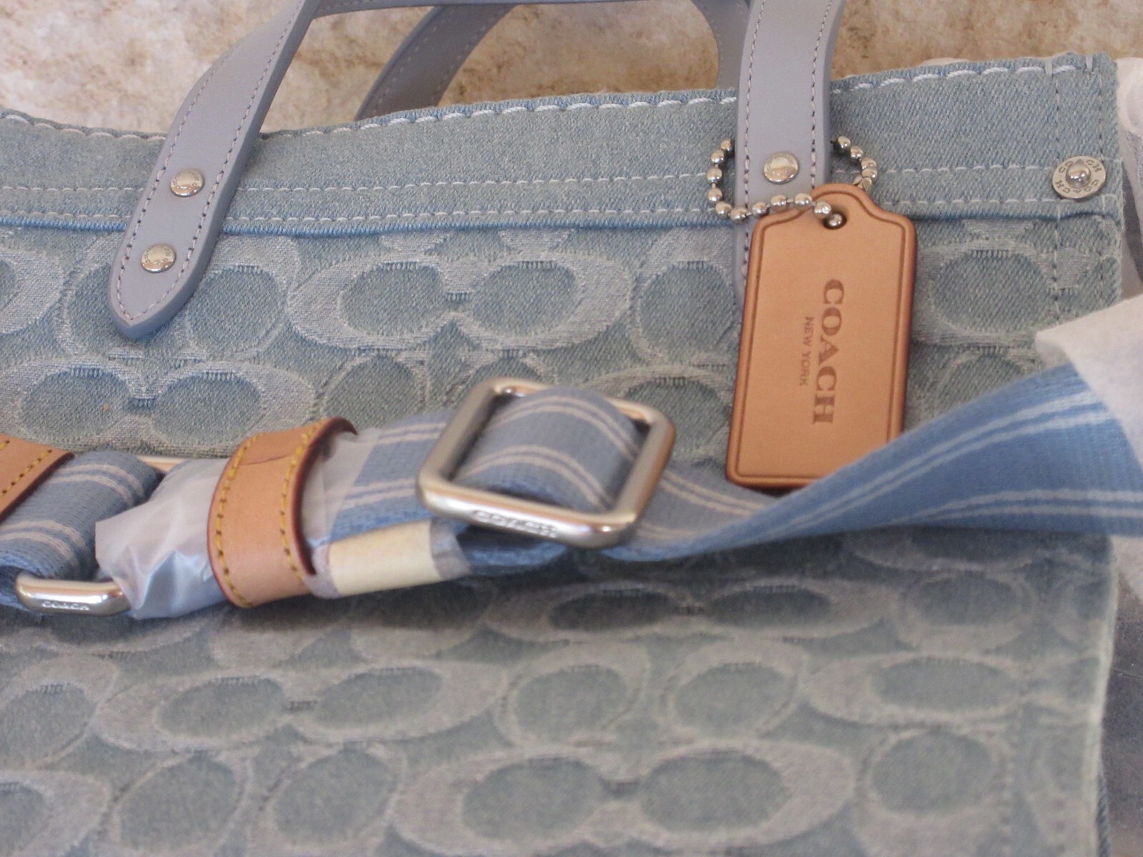 NEW Coach Field Tote 22 DENIM Pale Blue Signature Washed Denim Small ...
