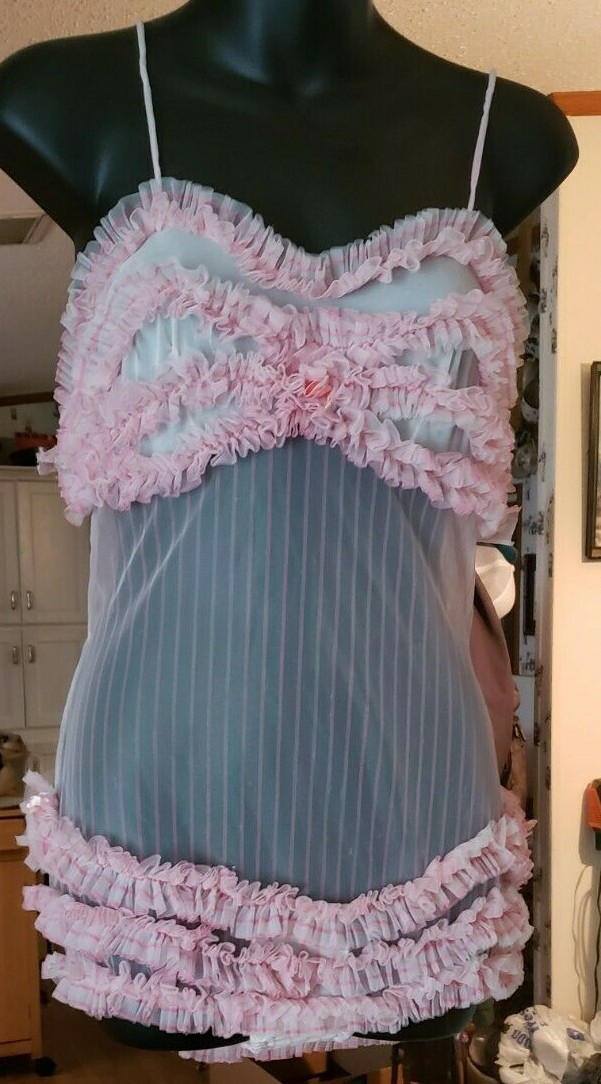 Very Rare Authentic Vintage Ruffled top and bottom Te… - Gem