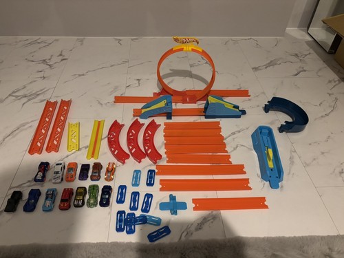 Genuine Hot wheels Track Loop - With Track connectors 13 cars stunt ...