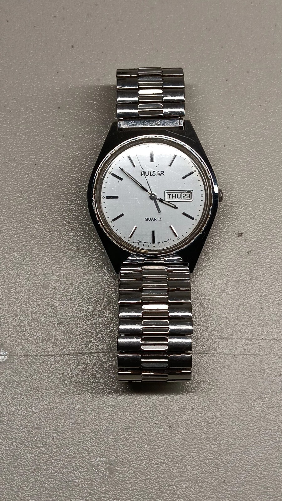 Vintage Pulsar V-533 8A80 Quartz Movt Japan Date Men's Watch Silver ...