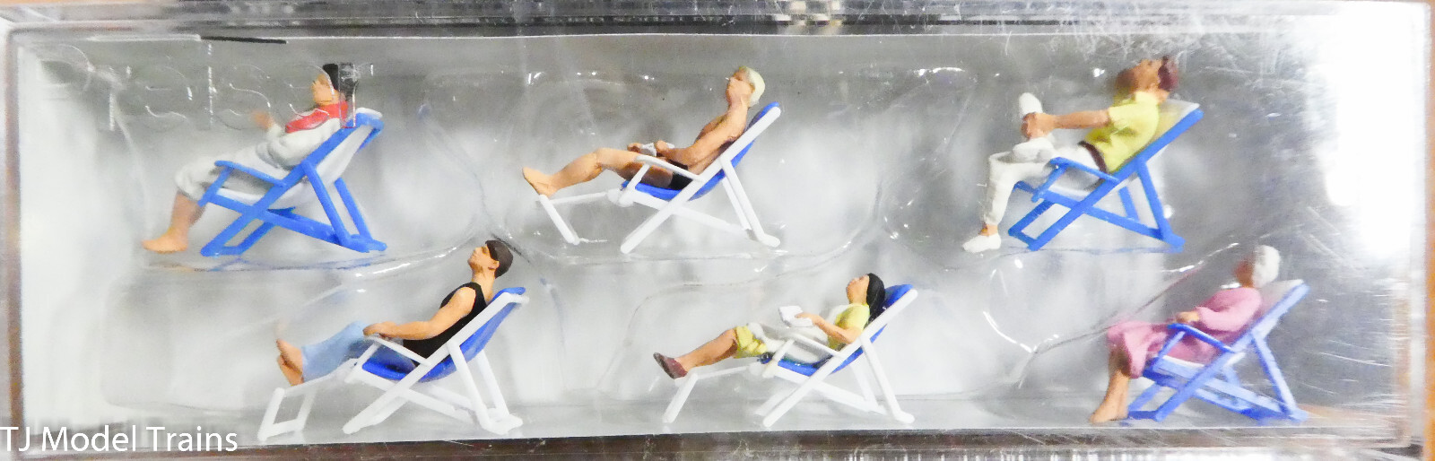 Preiser HO #10437 Sport & Recreation -- Seated People on Folding Deck ...