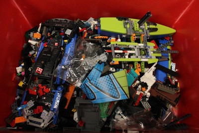 Approx. 4kg Mixed LEGO PIECES Inc. Bricks, Platforms/Bases, Mini ...