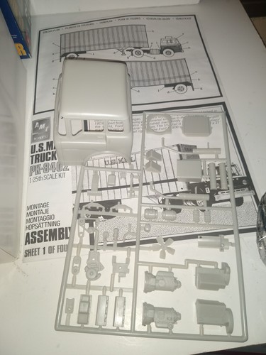 AMT 1/25 Scale Ford C900 US Mail Truck Plastic Model KitAMT1326 open ...