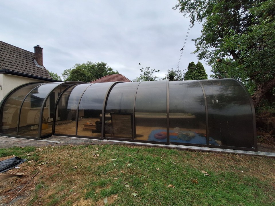 4 Section Retractable Sliding Pool Shelter 9 X 5m - Price Shown For 1 ...