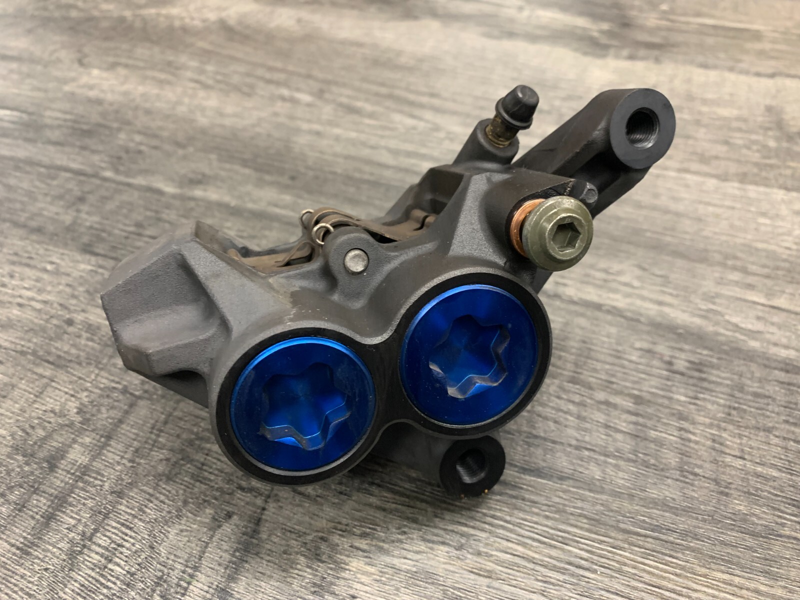 Yamaha 2003-2004 2006-2008 R6s R6 Front Right Brake Caliper W/ Pads OEM ...