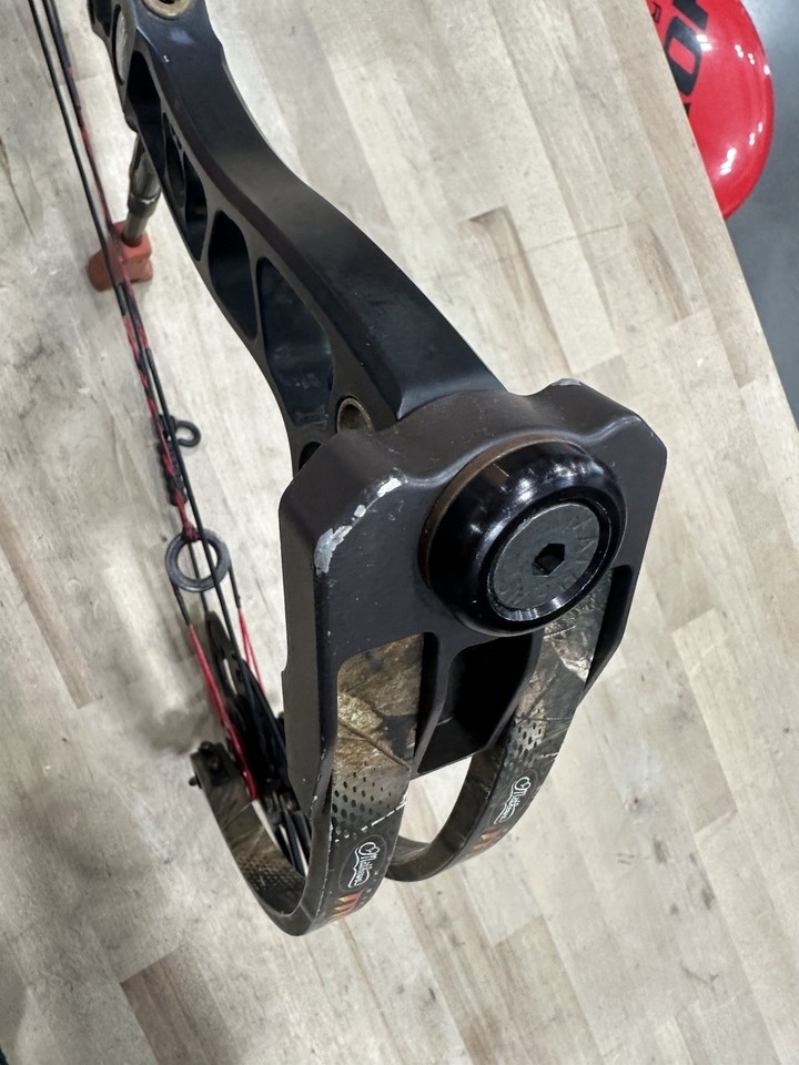 Mathews Monster, RH, 60-70lb DW, 25-30in DL, Blackout | eBay