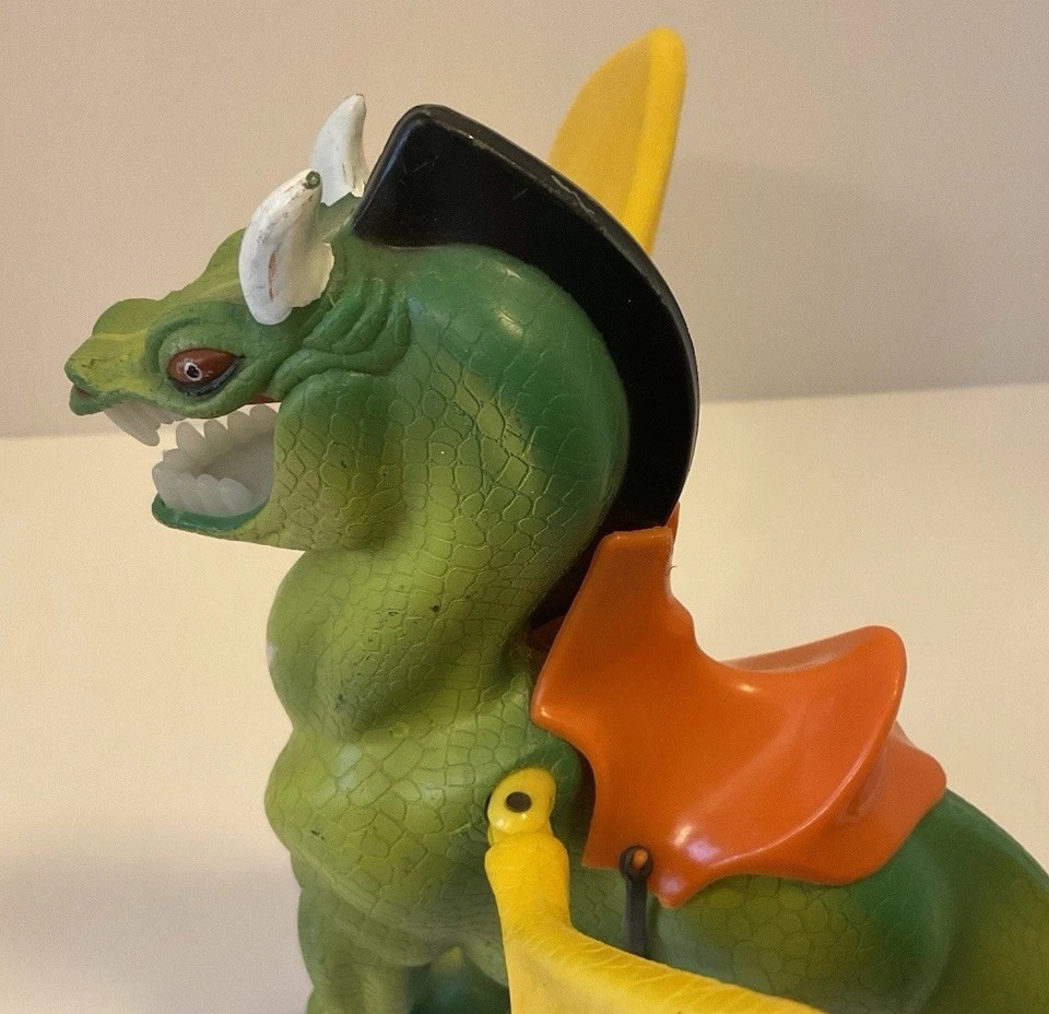 VINTAGE BLACKSTAR WARLOCK DRAGON HORSE OF ZAGAR YELLOW WINGS W/ SADDLE ...