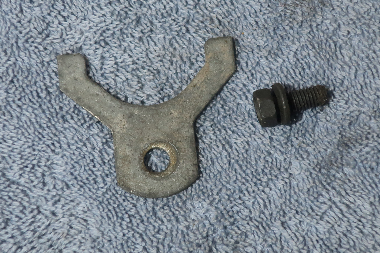 TH400 350 700r4 NP208c AUTO TRANSMISSION SPEEDOMETER HOLD DOWN TRUCK ...