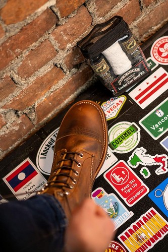 Bickmore Leather Shoe & Boot Travel Care Kit- Repairs, Polishes and ...