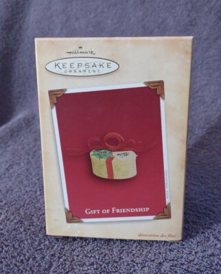 2004 Hallmark Keepsakes "The Gift of Friendship" Gift Ornament - NIB | eBay