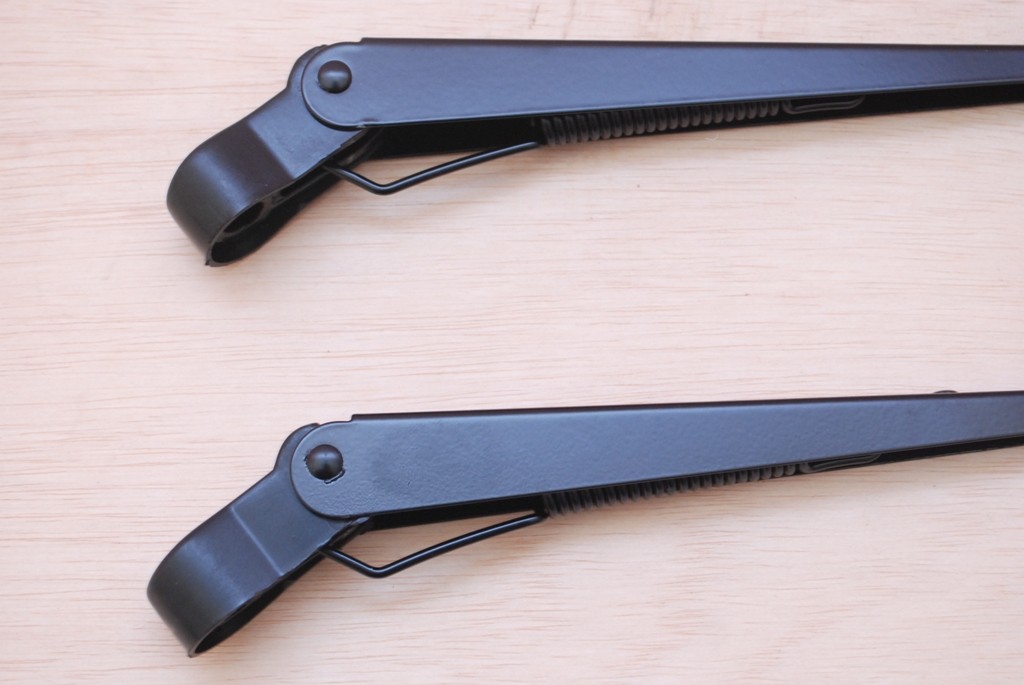 MITSUBISHI FUSO CANTER FE110 FE111 FE211 WINDSHIELD WIPER ARM PAIR (RHD ...