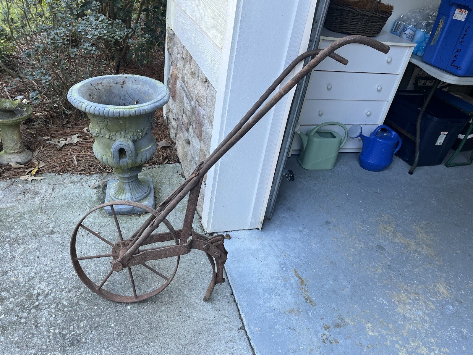 VINTAGE IRON PUSH PLOW, FRAME & WHEEL, FOR USE OR COUNTRY BARN DECOR | eBay