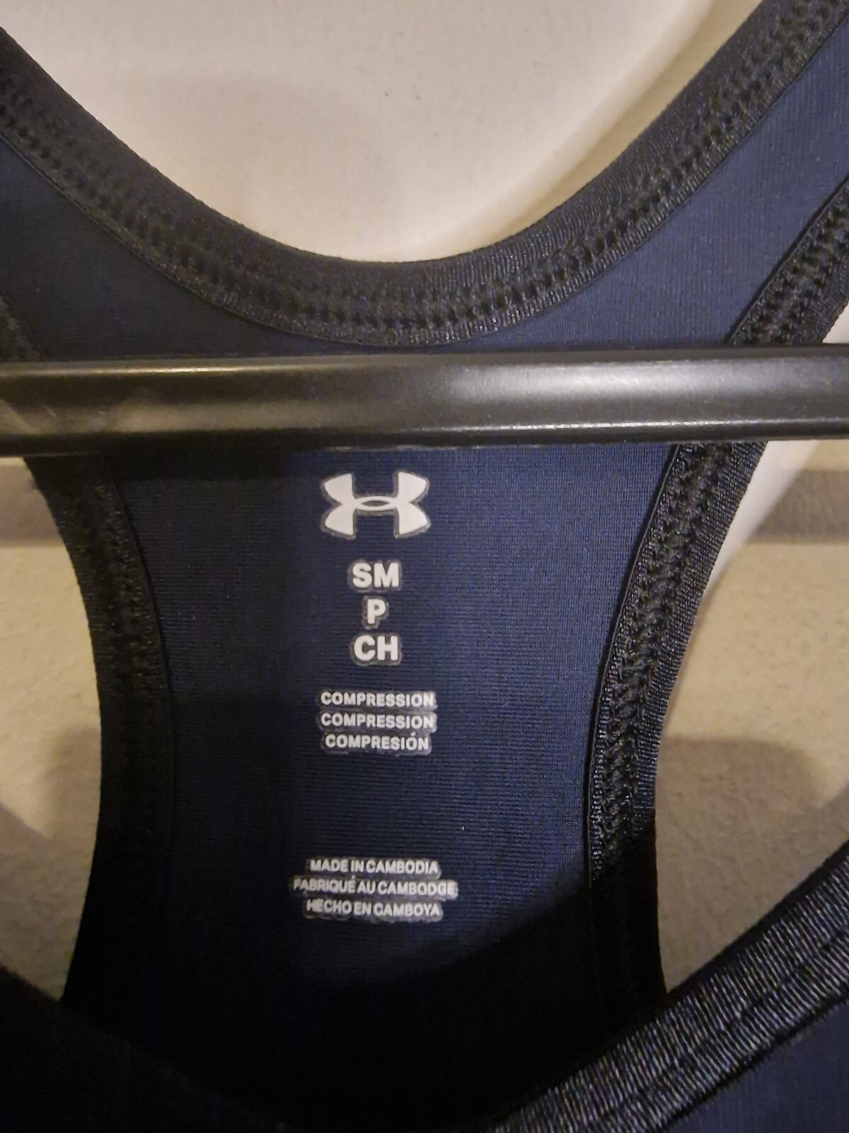 UNDER ARMOUR AVY Armour Mid Keyhole Sports Compression Bra Size Small ...