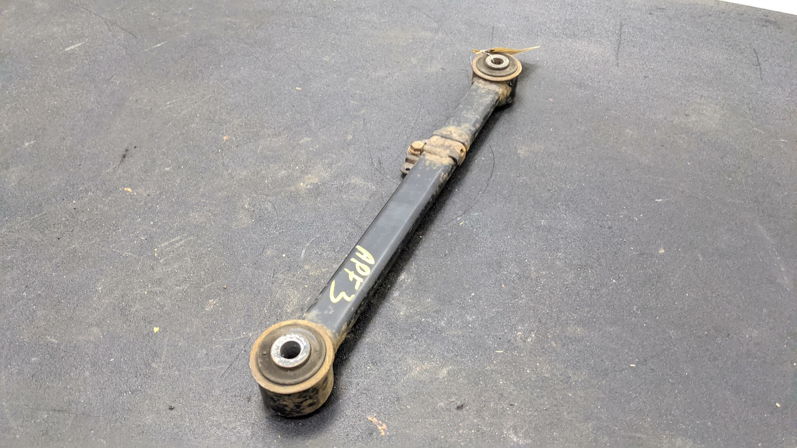 Rear Left Right Upper Control Arm 2016 Chevrolet Suburban 20917465 2010 ...