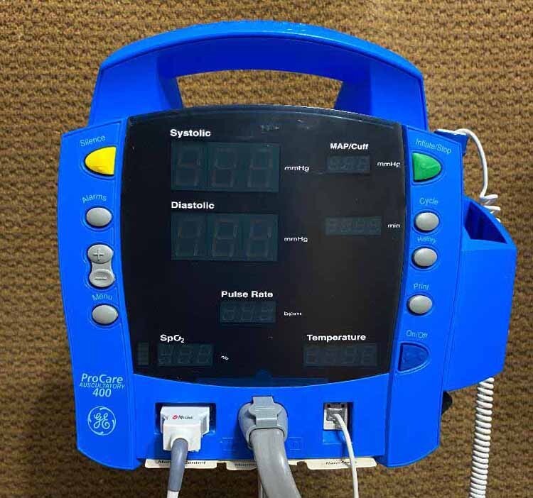 GE Dinamap ProCare 400 Vital Signs Monitor with BP, Temp & SP02 | eBay