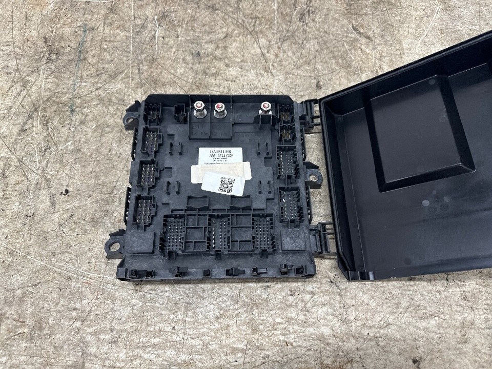 Freightliner Fuse Box SSAM A66-10744-002 From 2022 Cascadia | eBay