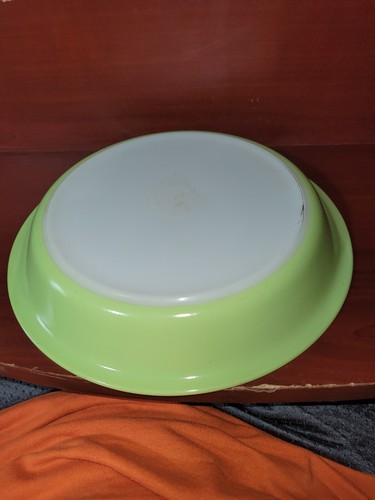 Rare Size Vintage Pyrex Lime Green and White Milk Glass Pie Plate USA ...