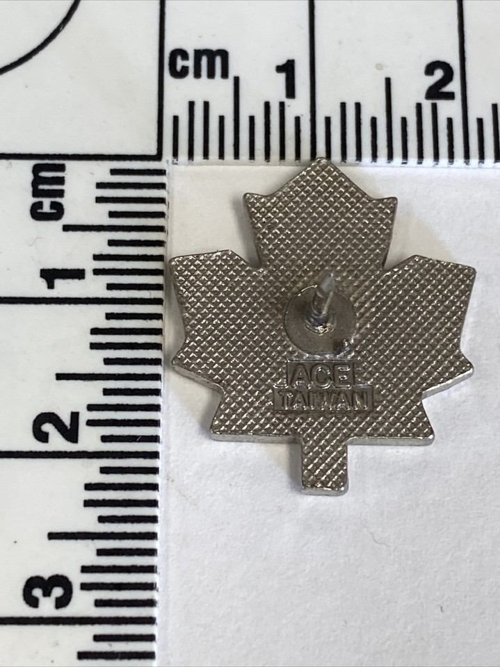 NHL Toronto Maple Leafs pin badge | eBay