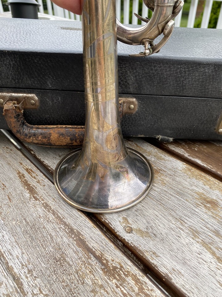 1939 The Buescher LP 232 Trumpet Silver And Gold Finish With Original ...