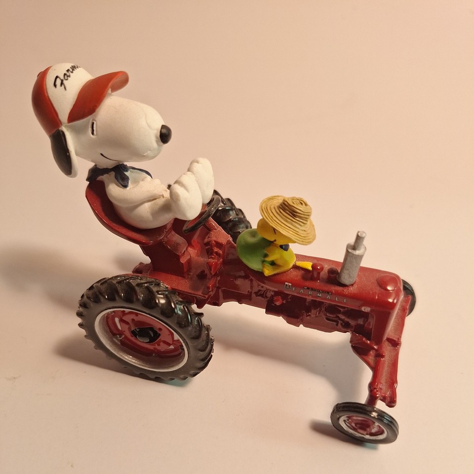 Farmall Tractor Hamilton Collection Peanuts Snoopy “ Farm Greetings ...