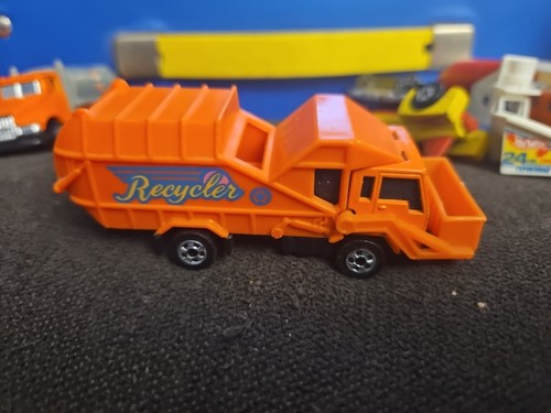 Vintage 1991 Hot Wheels ORANGE Recycler Trash Truck Garbage Man Toy | eBay