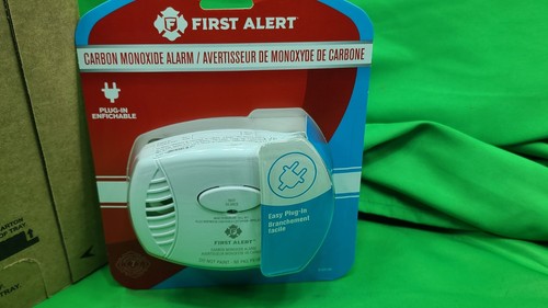 First Alert CO600 Plug-In Carbon Monoxide Alarm, Factory Sealed. | eBay