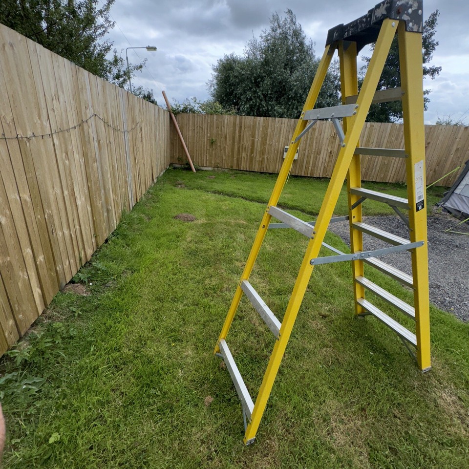 LFI 8 Tread Fiberglass Step Ladder Heavy Duty - Approx 7ft Tall Plumber ...