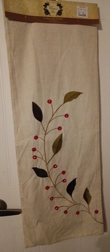 Home Goods Chestnut Lane BERRY TABLE RUNNER EMBROIDERED CHRISTMAS ...