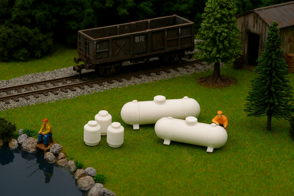 HO Scale Gas Tank Set – 120 & 500 Gallon Propane Tanks – Model Train ...