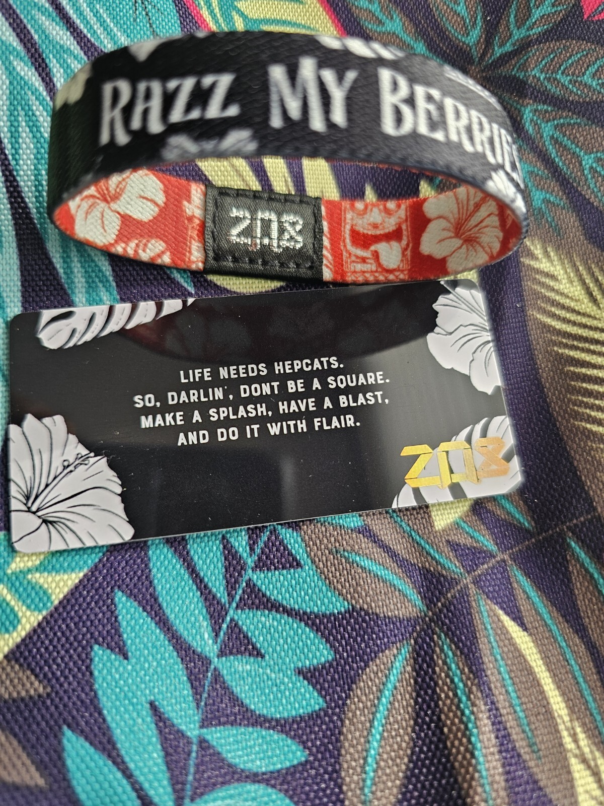 ZOX Tiki COLLECTION retired design. " Razz My Berries" MED....NIP w ...