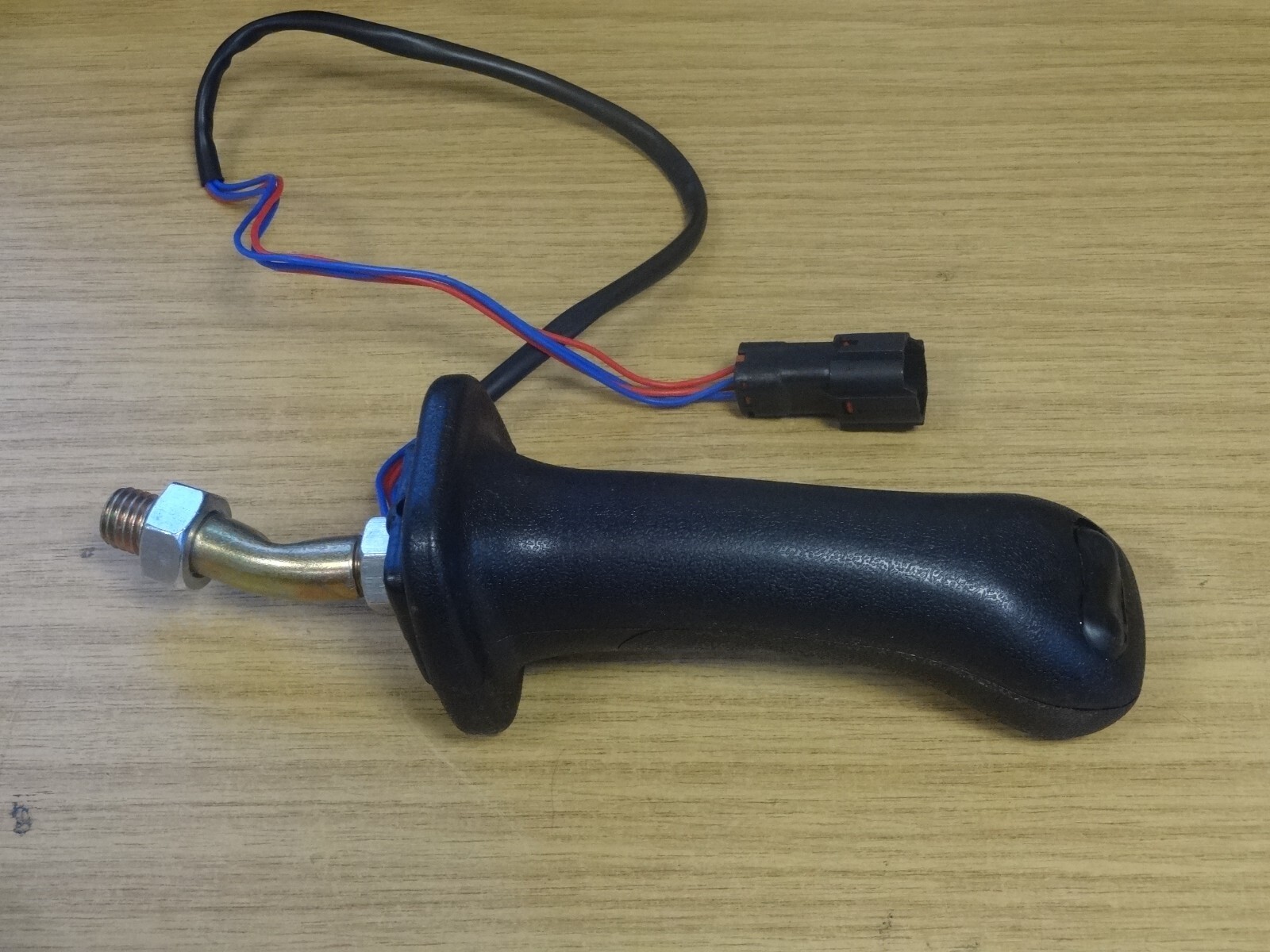 Joystick Hand Control Manipulators for Excavators - Kobelco CASE ...